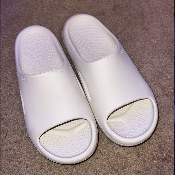 CROCS | Shoes | Croc Mellow Recovery Slides Men Size 7 Women Size 9 ...
